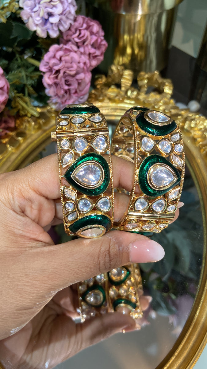 Broad Enamel evergreen POlki Kadas (PAIR) Openable – Belleza Jewels